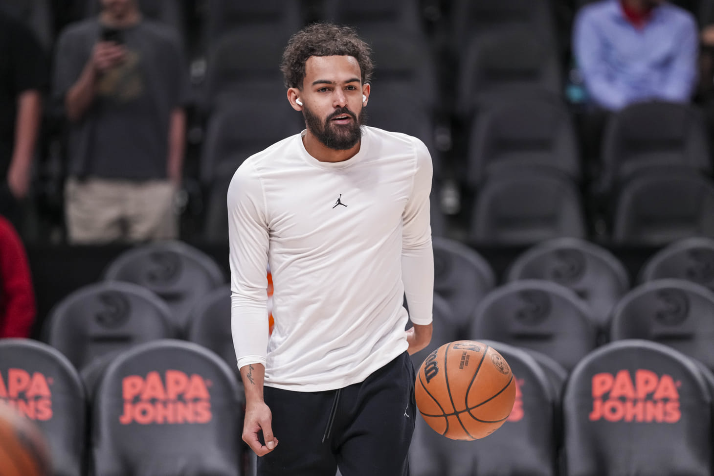 NFL Superstar Bijan Robinson Drops 1-Word Tribute to Trae Young's ...