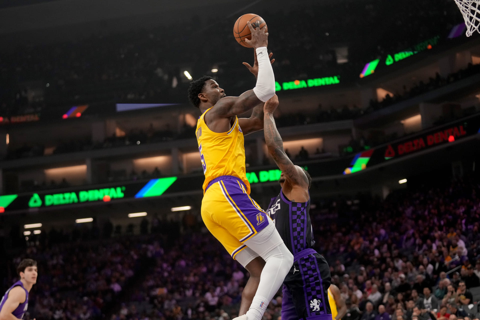 "Just a lump of clay offensively": Renowned NBA analyst ends Lakers ...