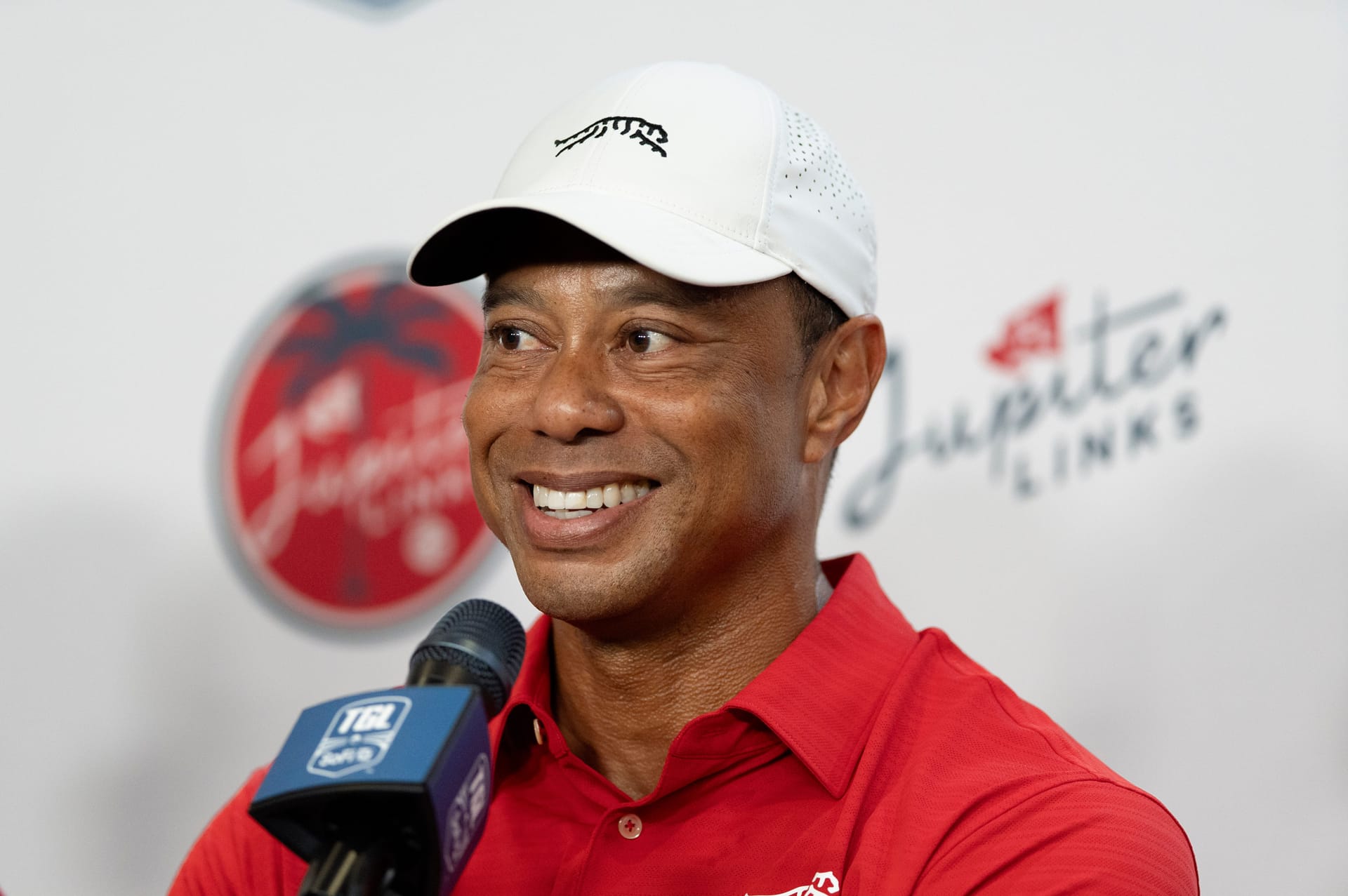 Tiger Woods walks the red carpet at RED Legacy event honoring him and ...