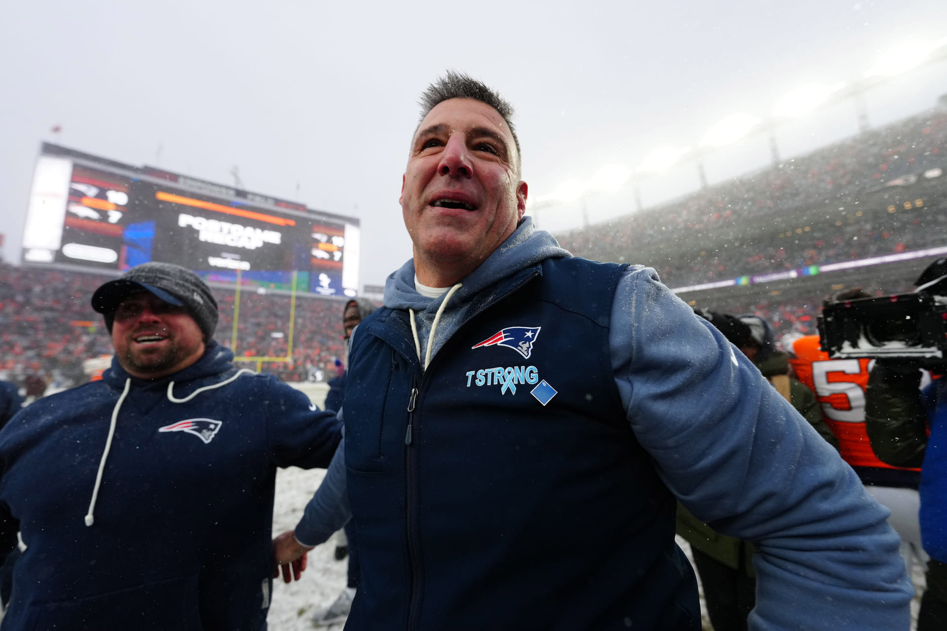 Mike Vrabel threatens to bench Patriots players for Super Bowl on ...