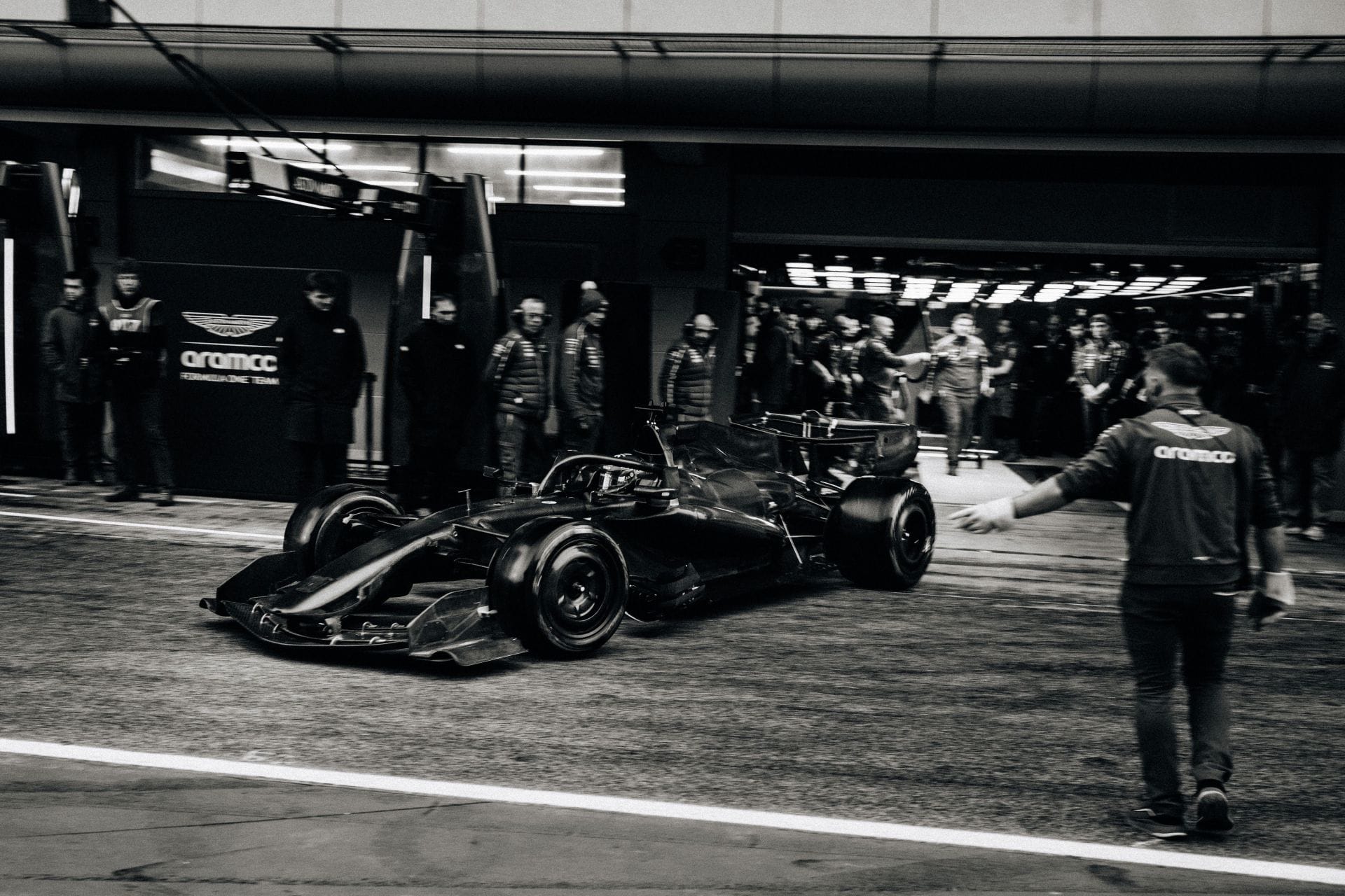 Why is Aston Martin AMR26 running an all-black livery in the F1 pre ...