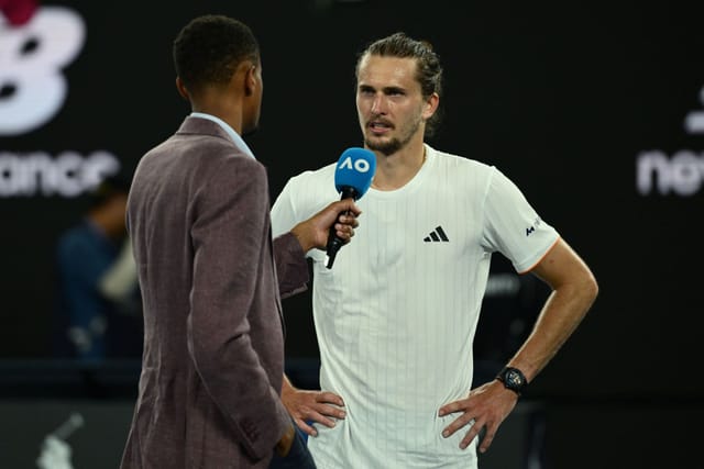 Who is in Alexander Zverev's player box? A look into the father-brother ...