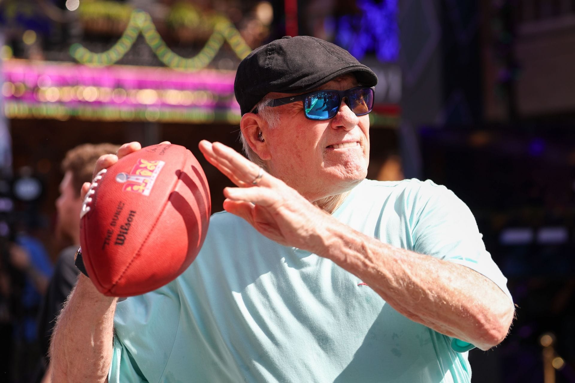 "It's embarrassing," "He needs to retire": NFL fans rip Terry Bradshaw ...