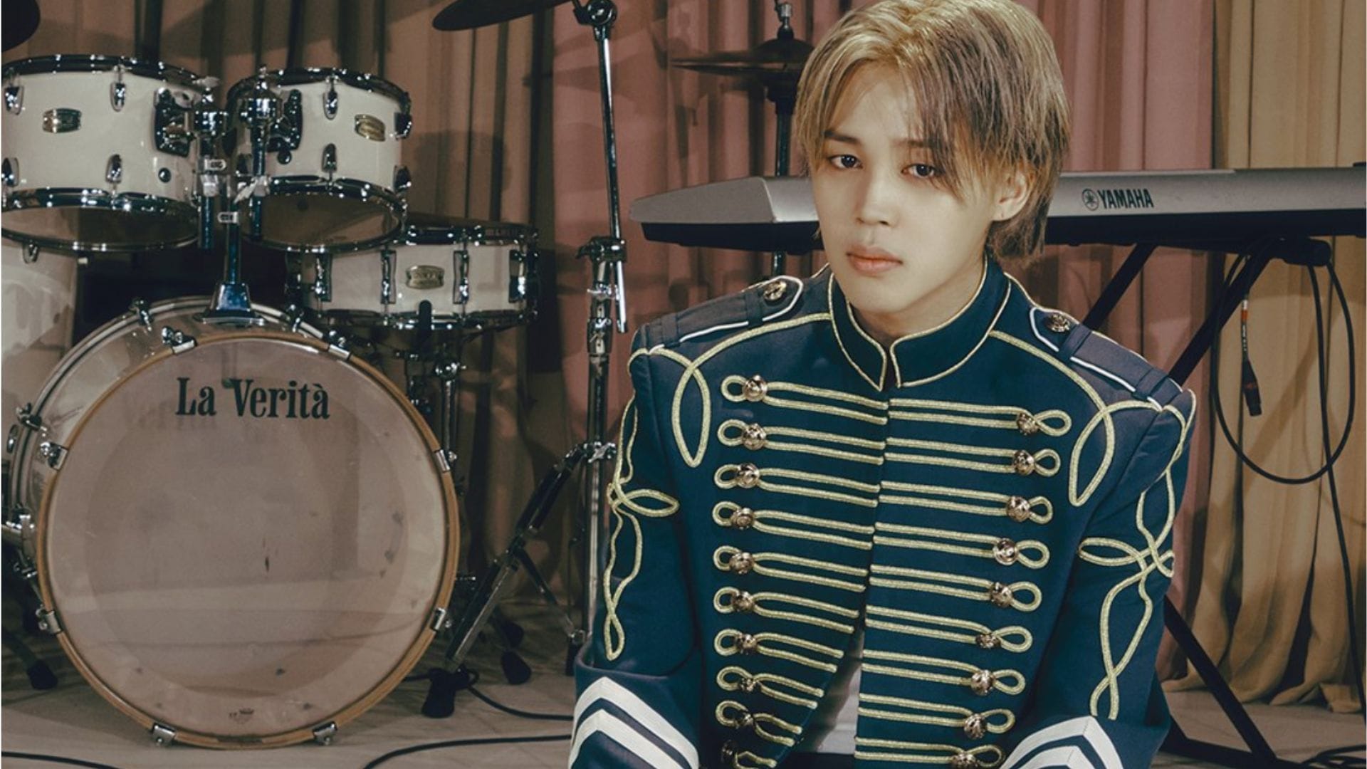 "KING BEHAVIOUR" - Fans praise BTS' Jimin as he makes history as the ...