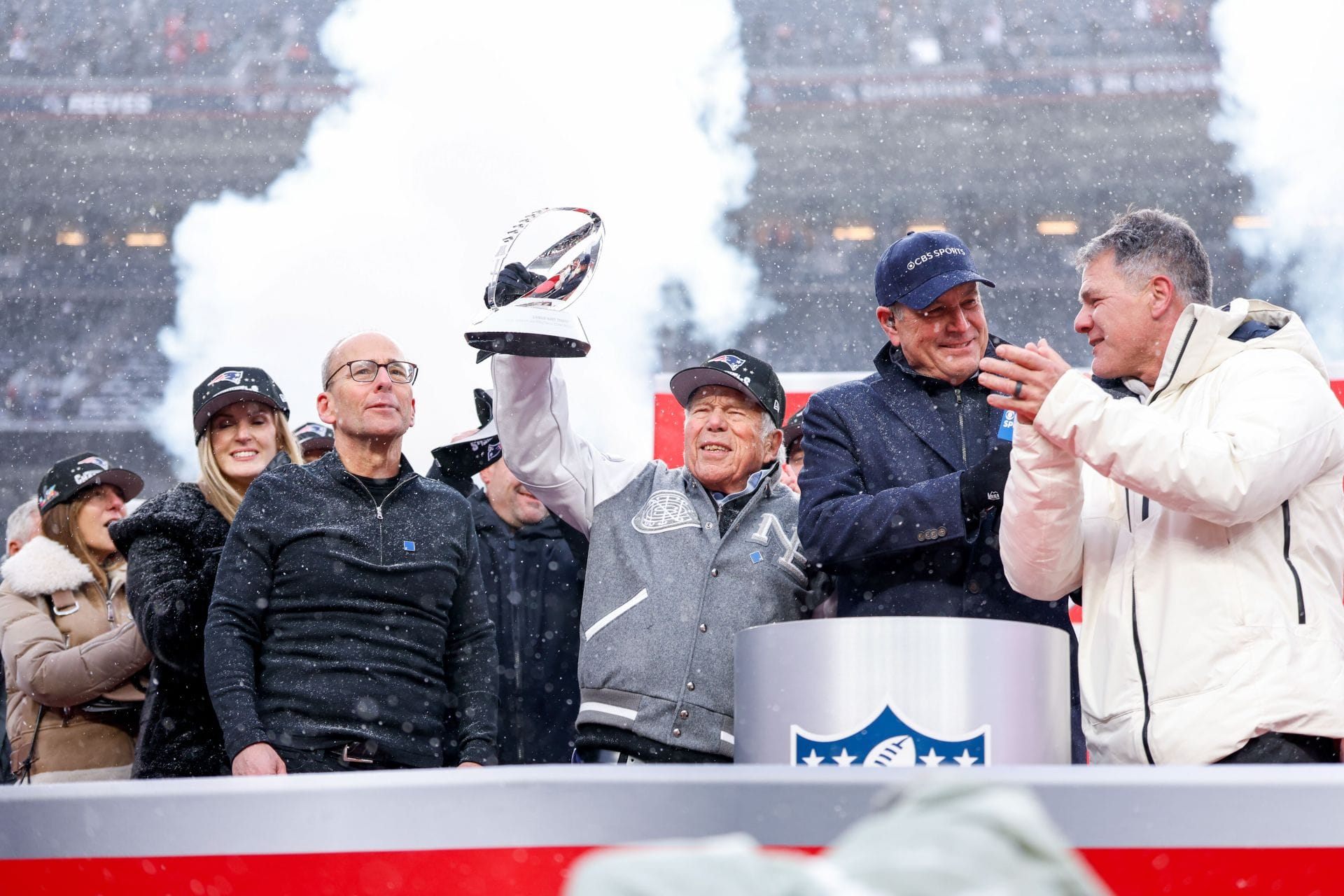 "Eli Manning is rolling over in his grave," "Have some shame": NFL fans ...