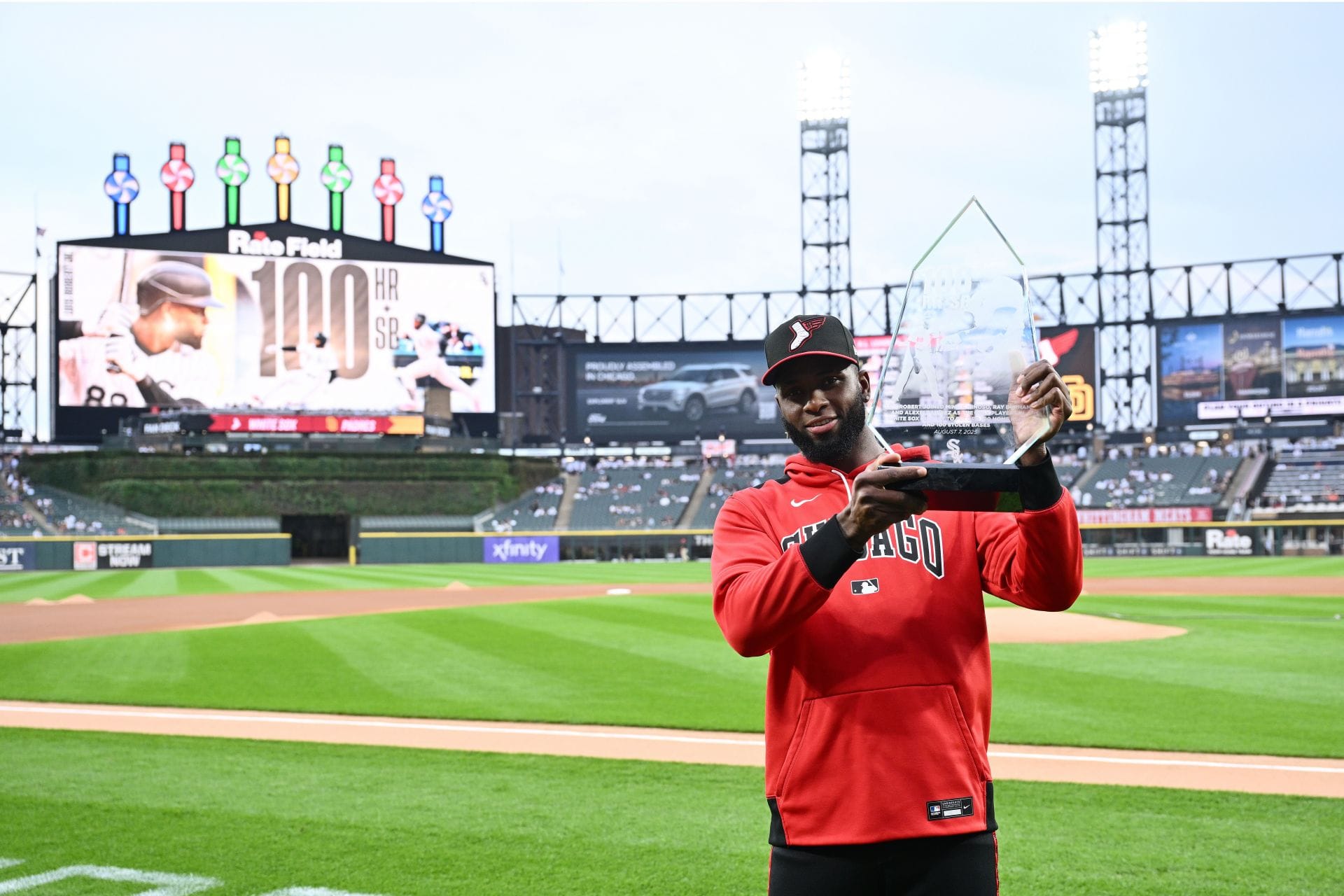 MLB insider claims key issue blocks Luis Robert Jr.'s potential Mets ...