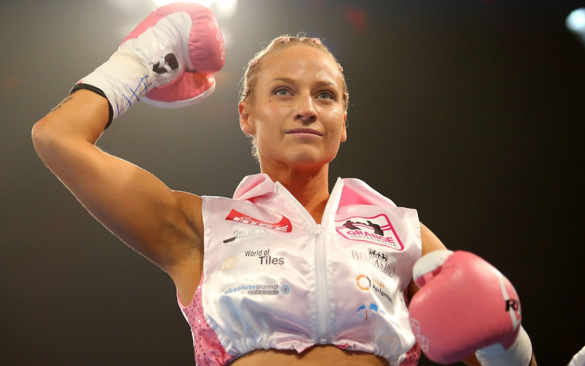 Ebanie Bridges vs. Alexis Mones Round-by-Round updates: Ebanie Bridges ...