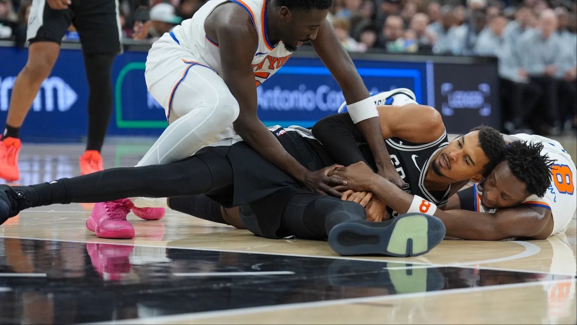 Victor Wembanyama Injury Triggers Alarming ACL Speculation From Doctor