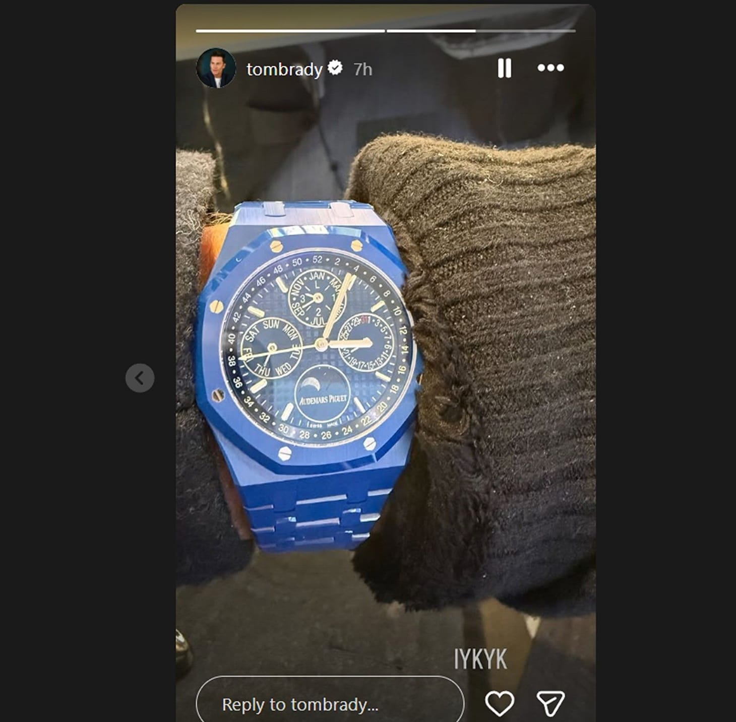 Tom Brady flexes his $482,985 Audemars Piguet "Blue Ceramic" Royal Oak ...