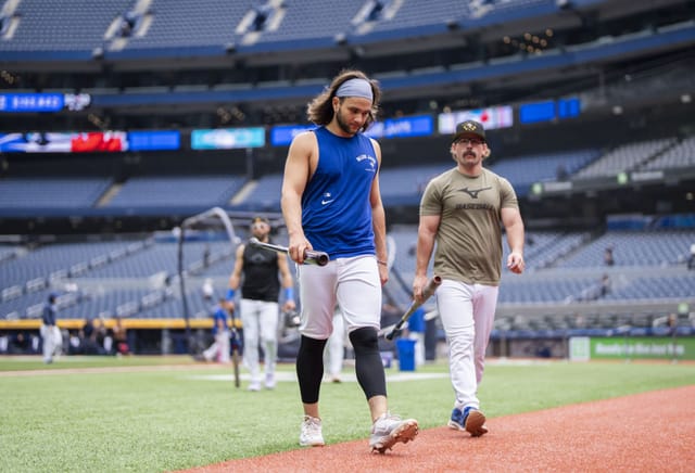 Davis Schneider's dad prays Bo Bichette avoids $2.75B-worth AL West ...