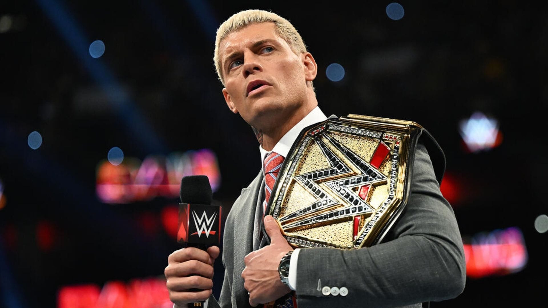 Cody Rhodes breaks character to praise WWE star