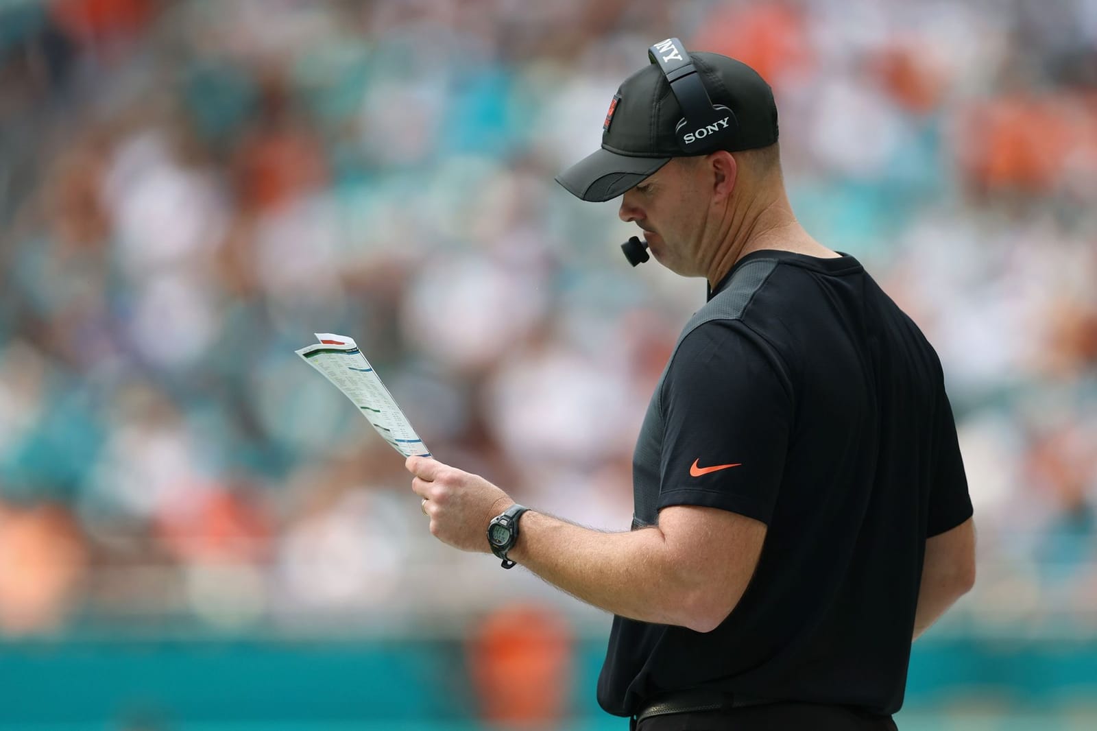 “Ownership puppets” “Because he takes minimum wage”: NFL fans react as ...