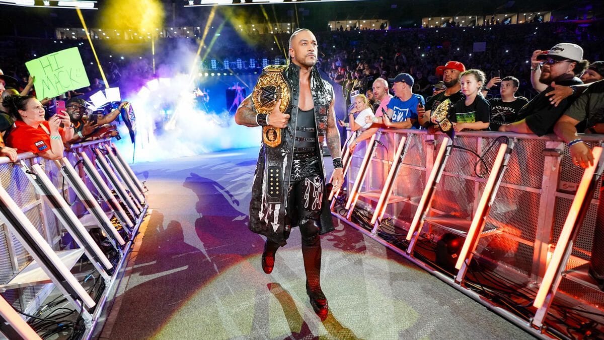 WWE star publicly wants to apologize to Damian Priest for backstage ...