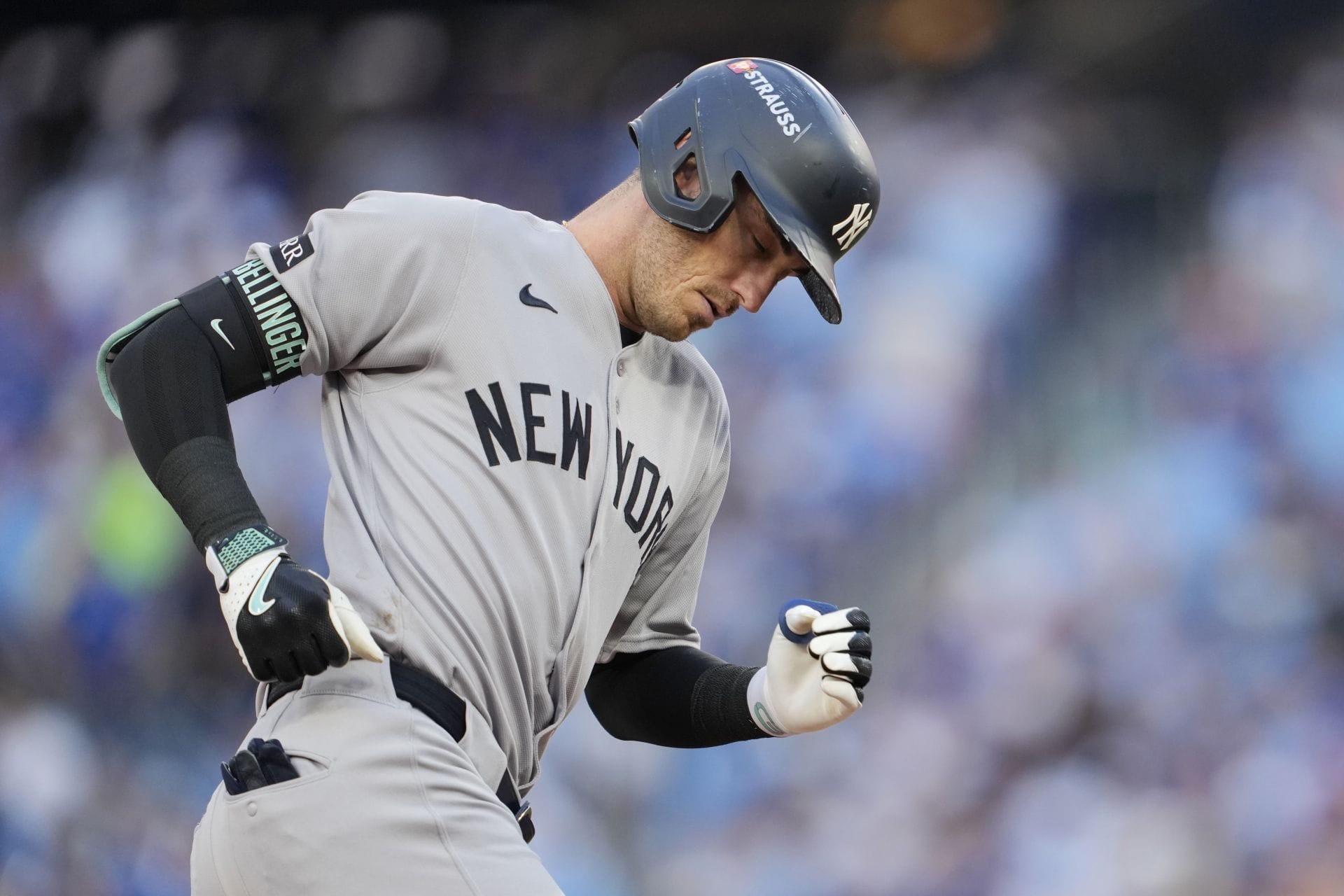 "West Coast could lure Cody Bellinger back" - MLB insider issues ...