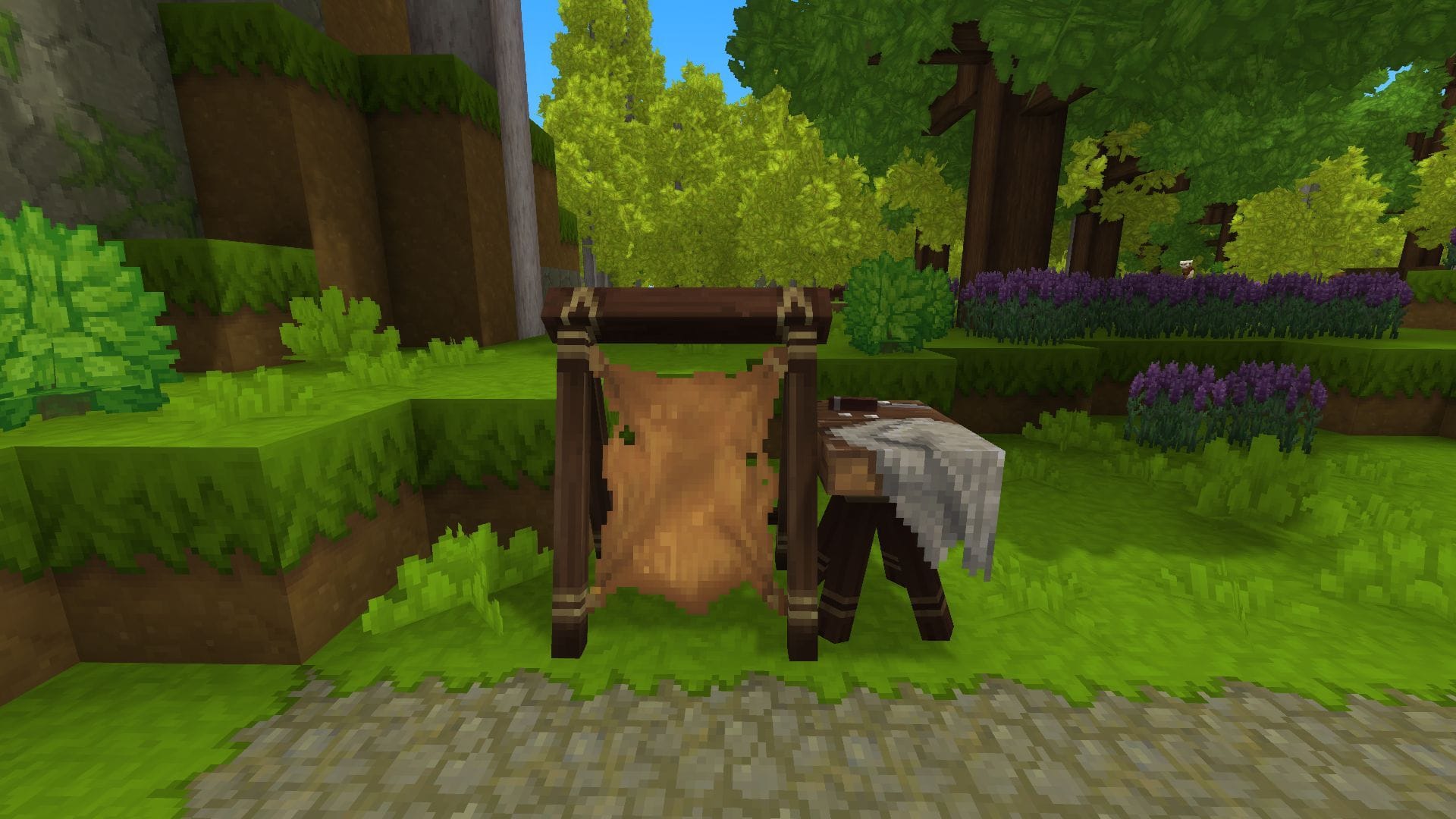 How to make and use Tanning Rack in Hytale