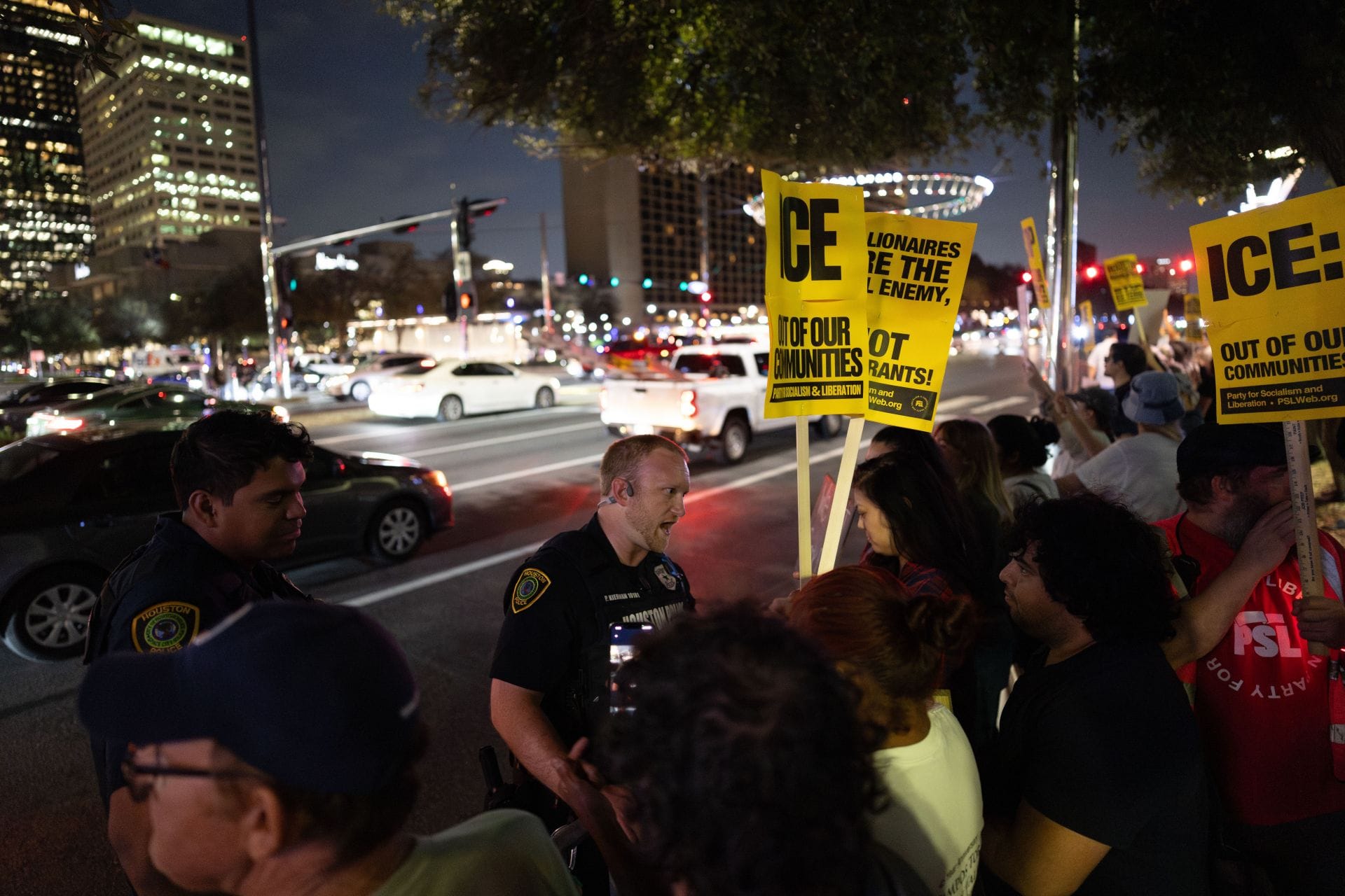 "Shut your mouth" - Anti-ICE protestors harass a News Nation reporter ...