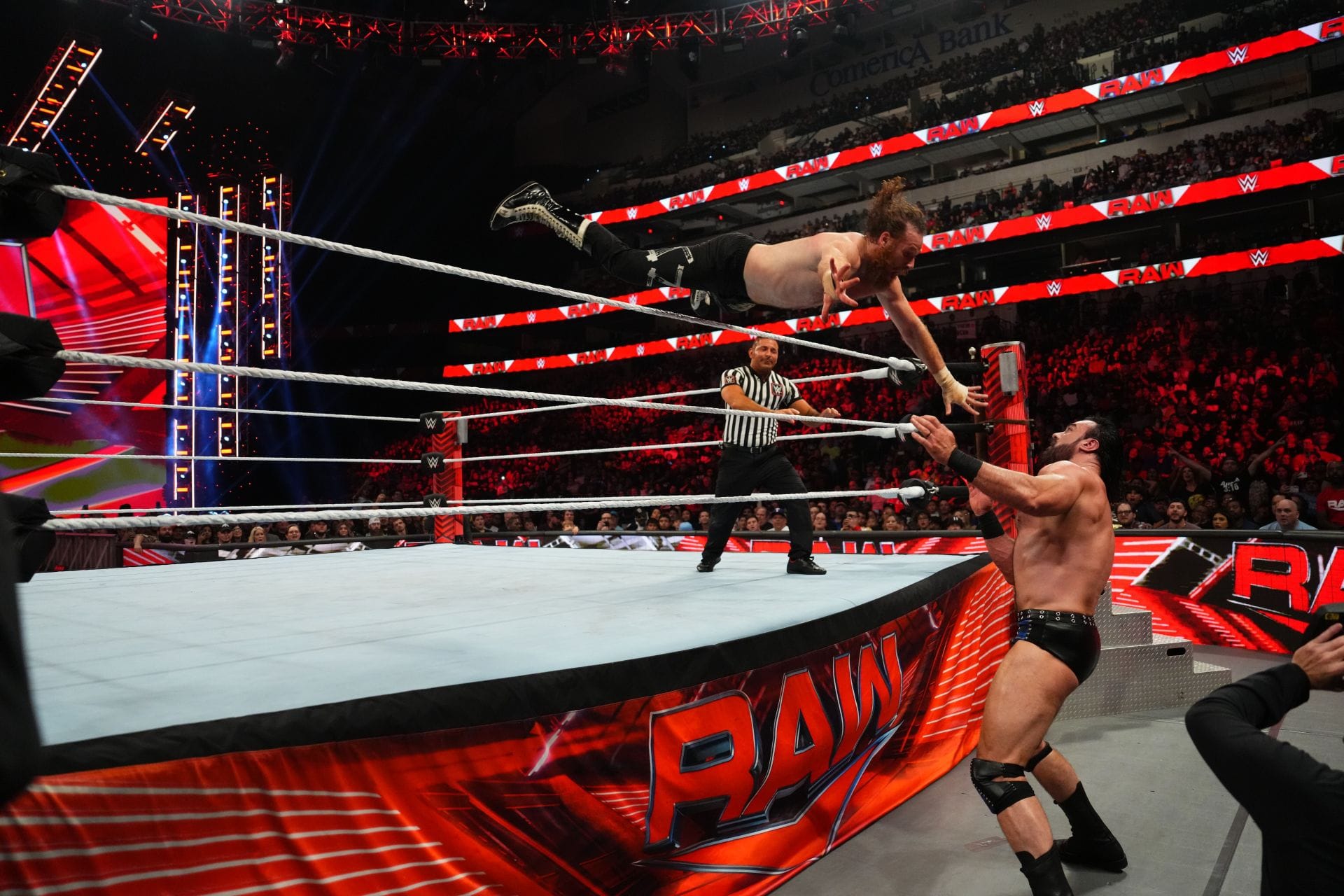 4 WWE Superstars who can disrupt Drew McIntyre vs. Sami Zayn for the ...