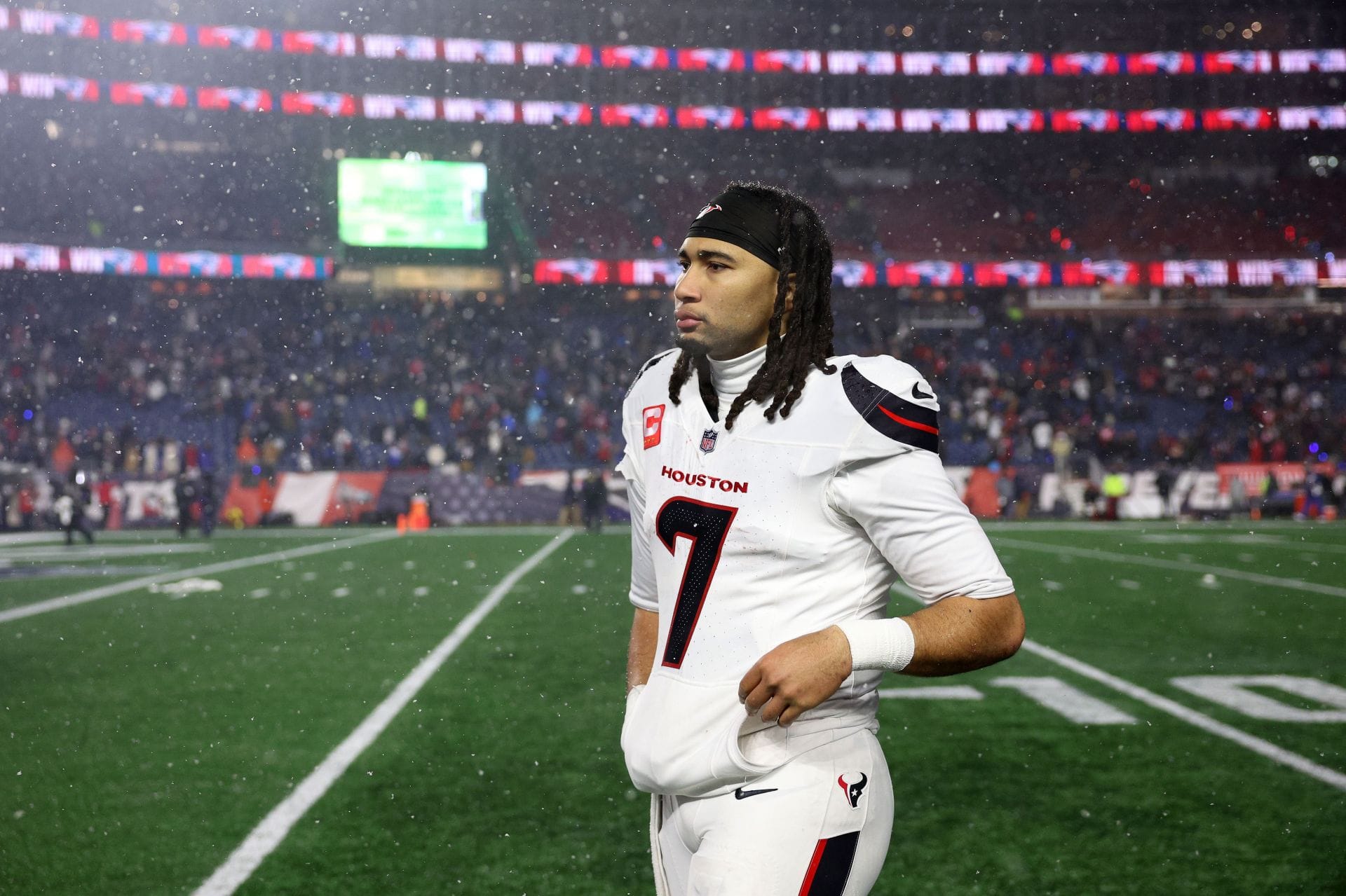 "I'm not paying him $26,000,000": 2x Super Bowl champ questions C. J ...