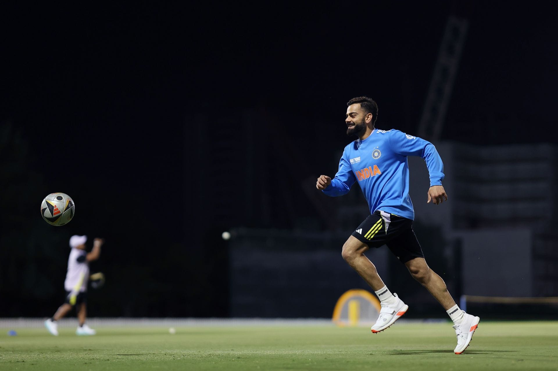 Virat Kohli hilariously mimics teammate's running during training ahead ...