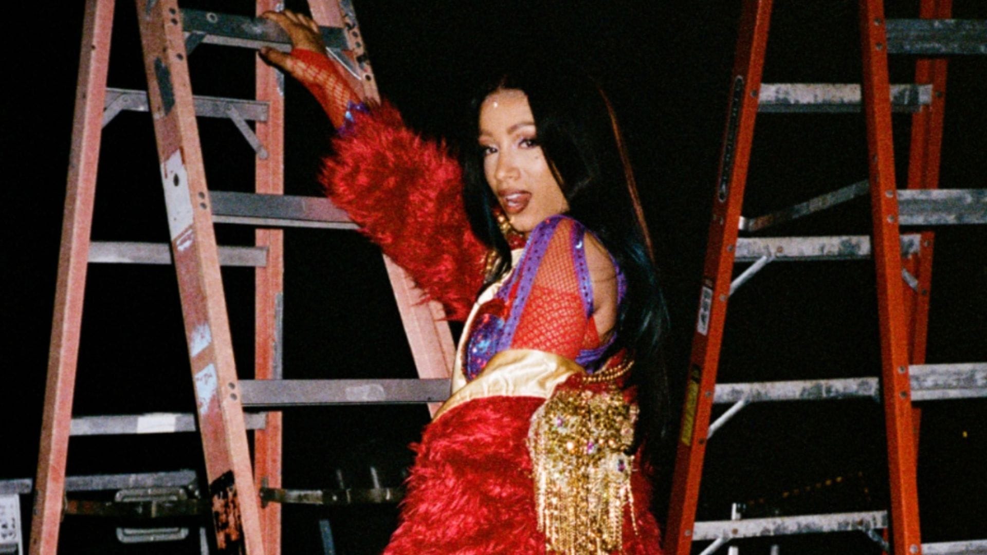 "Handsome," says AEW star Mercedes Mone after legend shows off new look ...