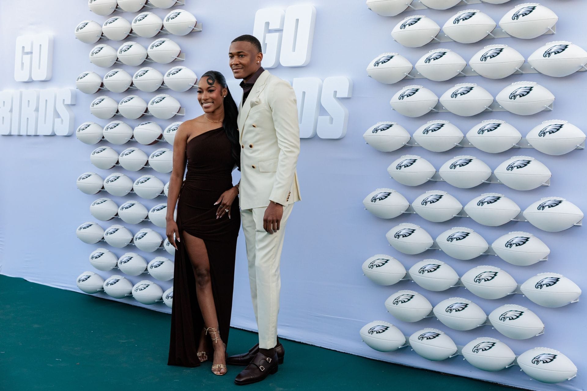 "Win, Lose, or Draw": DeVonta Smith's fiancé, Mya not shy about showing ...