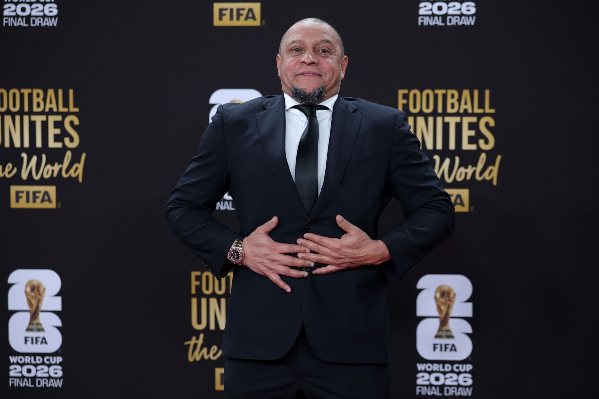Real Madrid legend Roberto Carlos shares fitness update from hospital ...