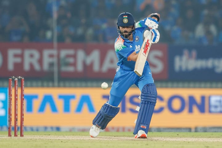"Kohli didn't use to play like this" - Former India opener lauds Virat ...