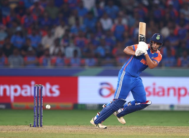 Shivam Dube hammers Ish Sodhi for a monstrous 100-meter 6 in IND vs NZ ...