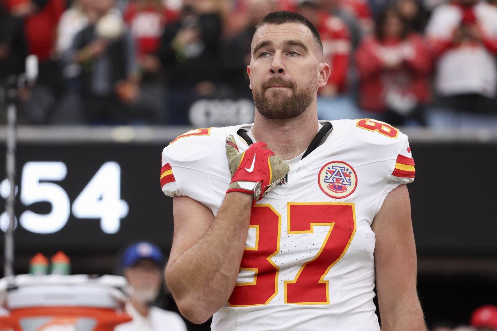 "Taylor's gonna kill me for not knowing that": Travis Kelce fails to ...