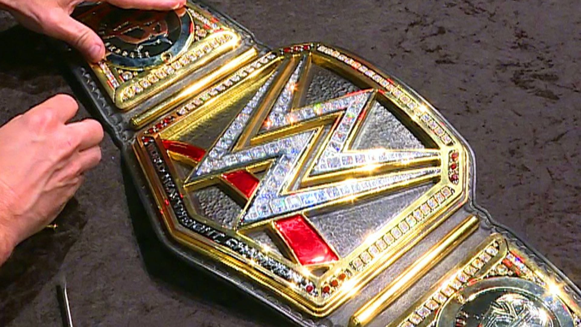 "Do I love a good secret" - Former WWE Champion teases big role outside ...