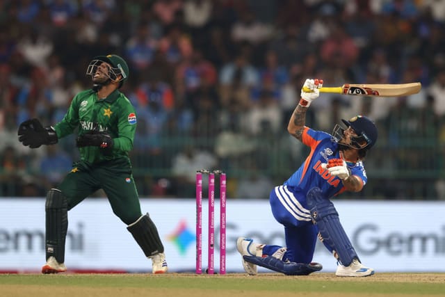 Ishan Kishan hammers Shaheen Afridi for a first-ball 6 in IND vs PAK ...