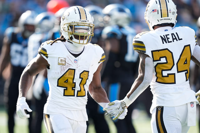 “What a loser” “Wear a coat there”: NFL fans react as Alvin Kamara ...