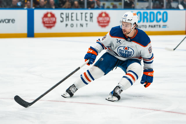 "This coach picks favorites": Oilers fans accuse HC Kris Knoblauch of ...