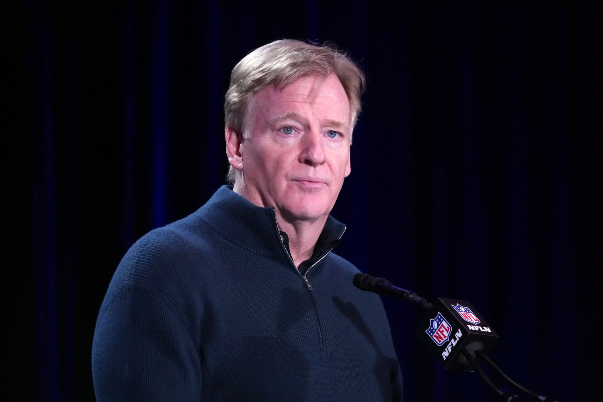 “He needs to be fired” “Worst commish”: Fans rip Roger Goodell as NFL ...