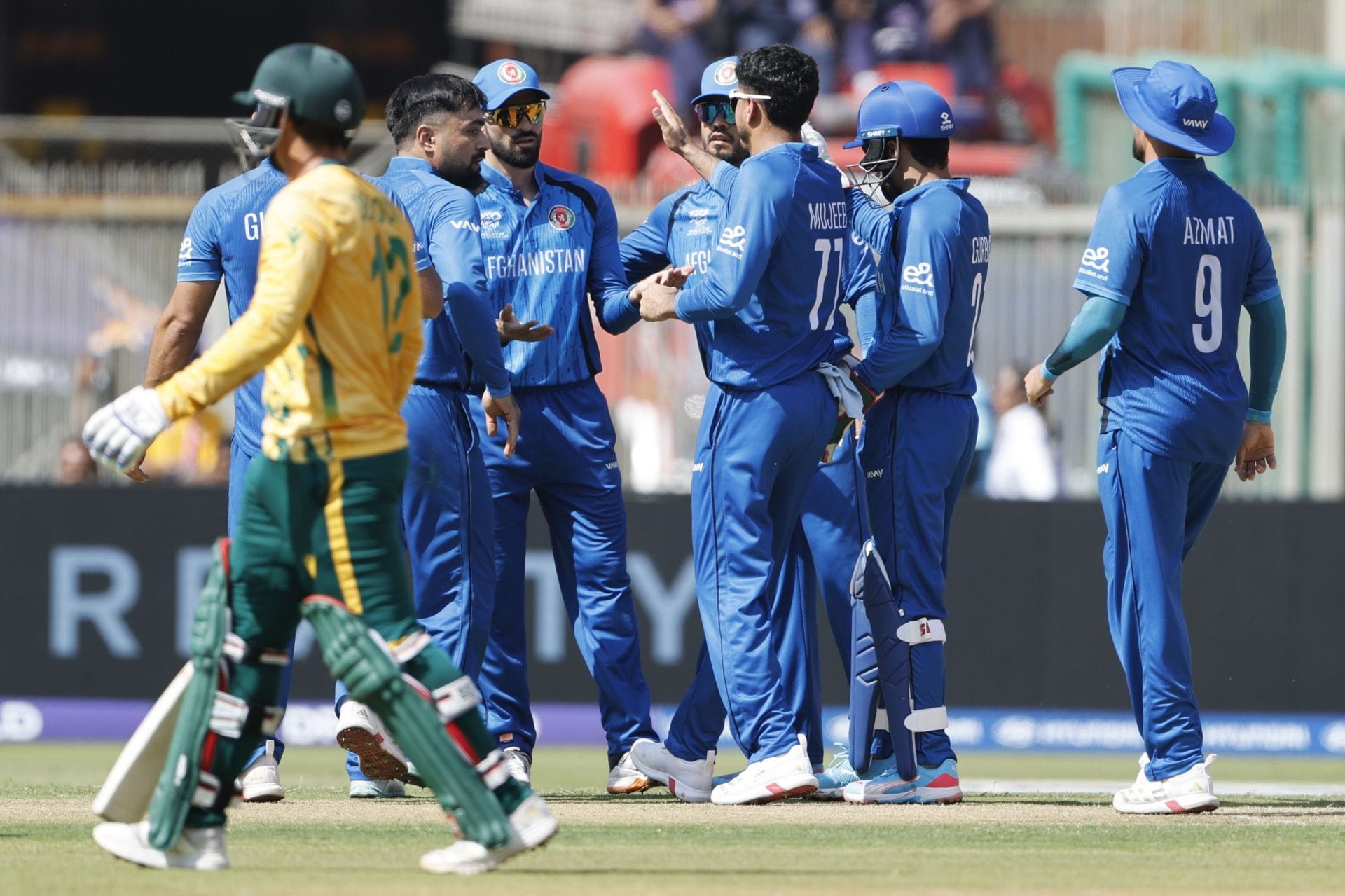 Rashid Khan dismisses Quinton de Kock & Ryan Rickleton in same over to ...