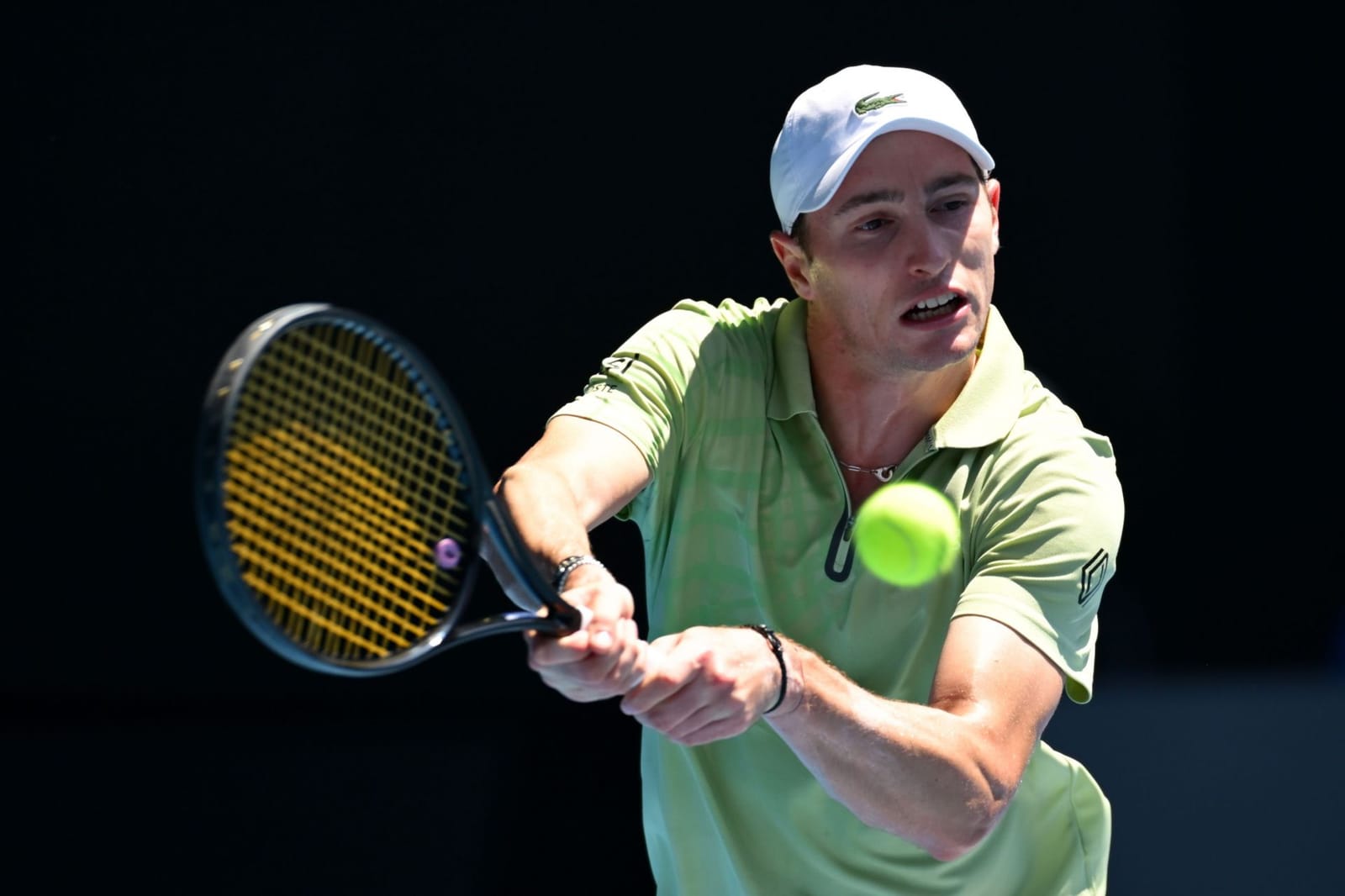 WATCH: Bizarre scenes unfold as Ugo Humbert checks his phone middle of ...