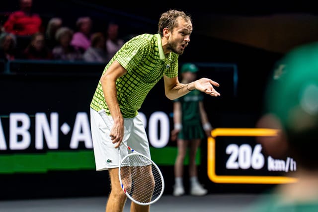 "Daniil Medvedev's such a manchild" - Fans call out Russian for kicking ...