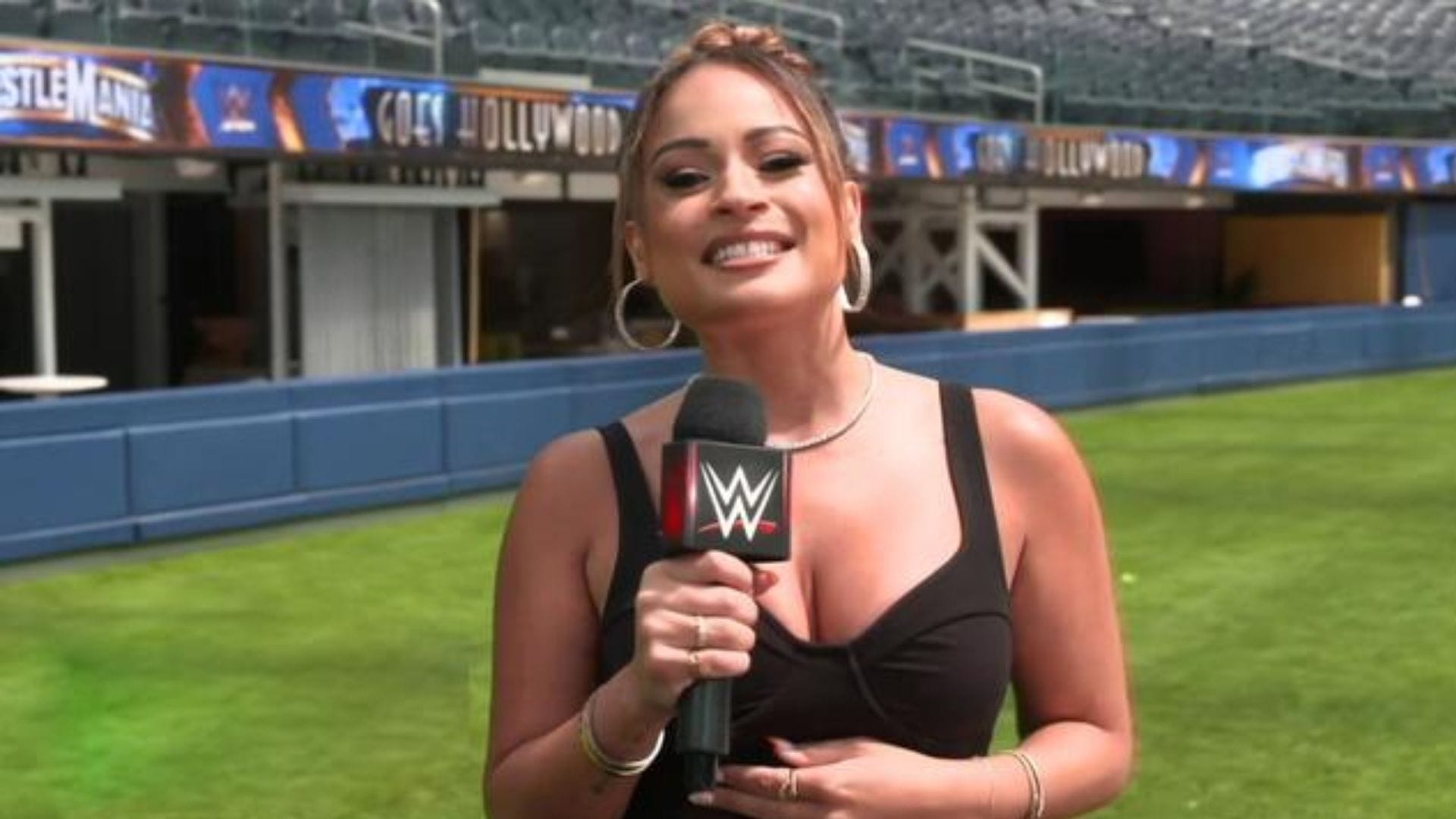 Photo: Former WWE backstage interviewer Kayla Braxton unveils new look