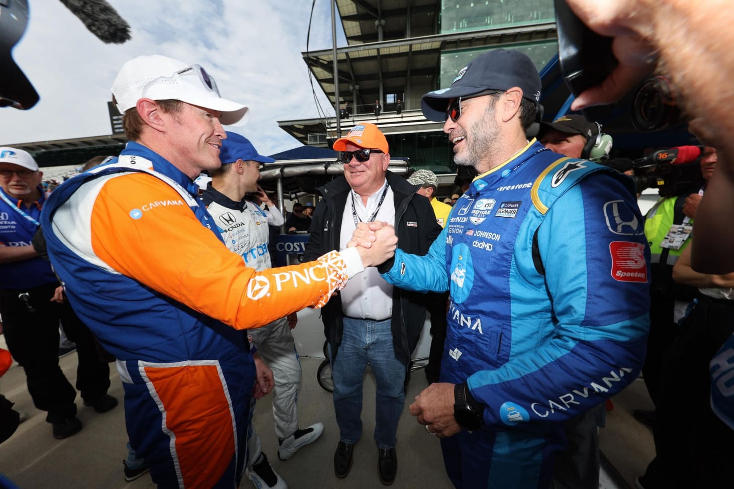 6x IndyCar champ Scott Dixon eyeing NASCAR drive after talks with ...