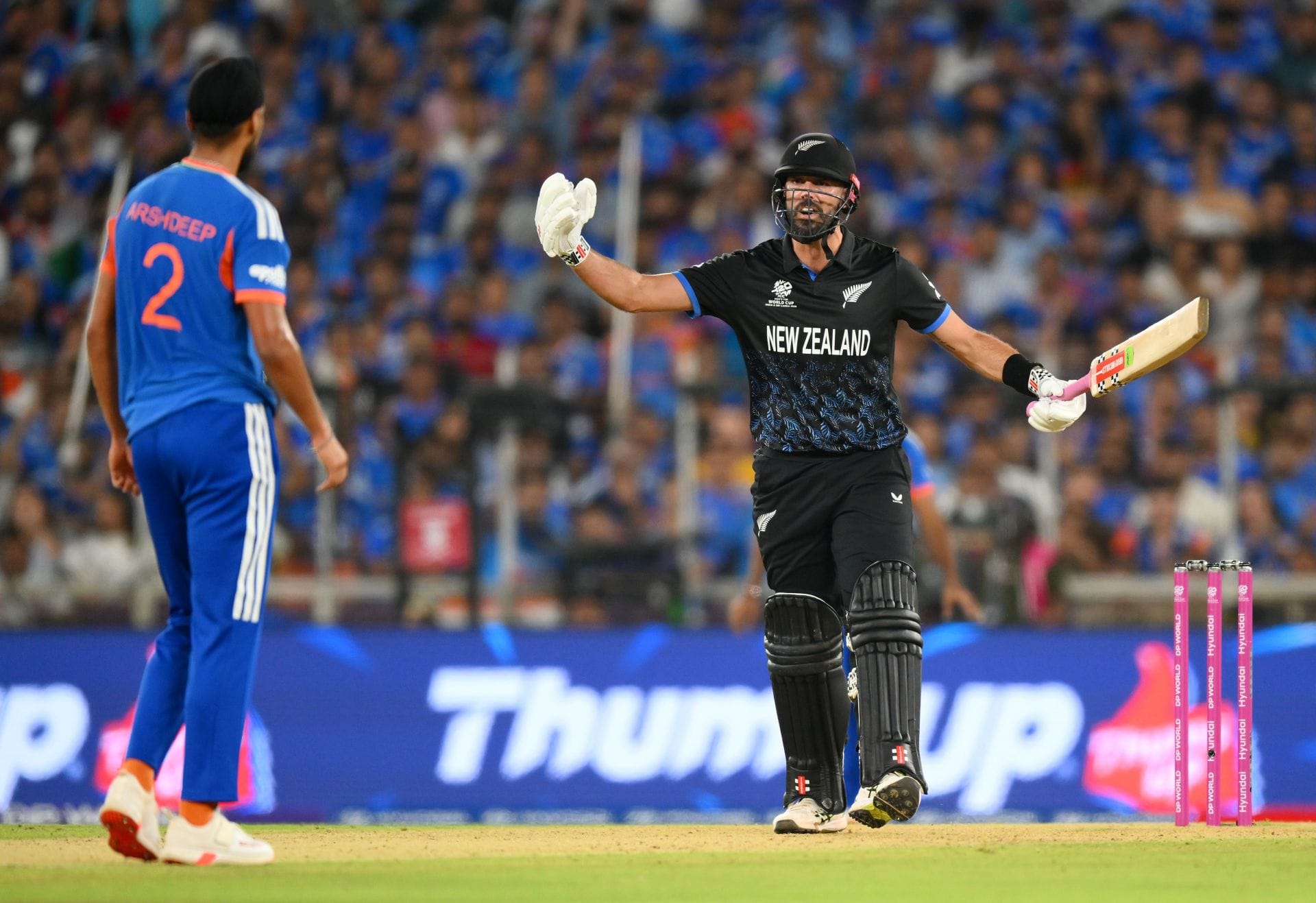 Daryl Mitchell loses his cool after being struck by Arshdeep Singh in ...