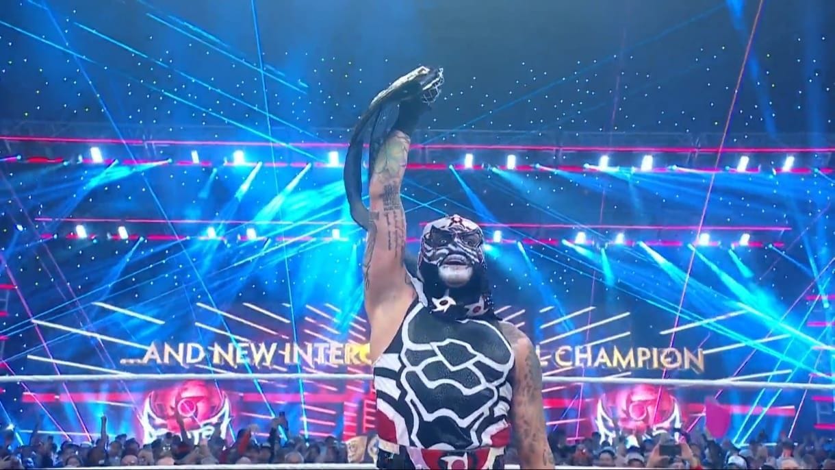Penta's former AEW partner gets emotional and issues statement after he ...