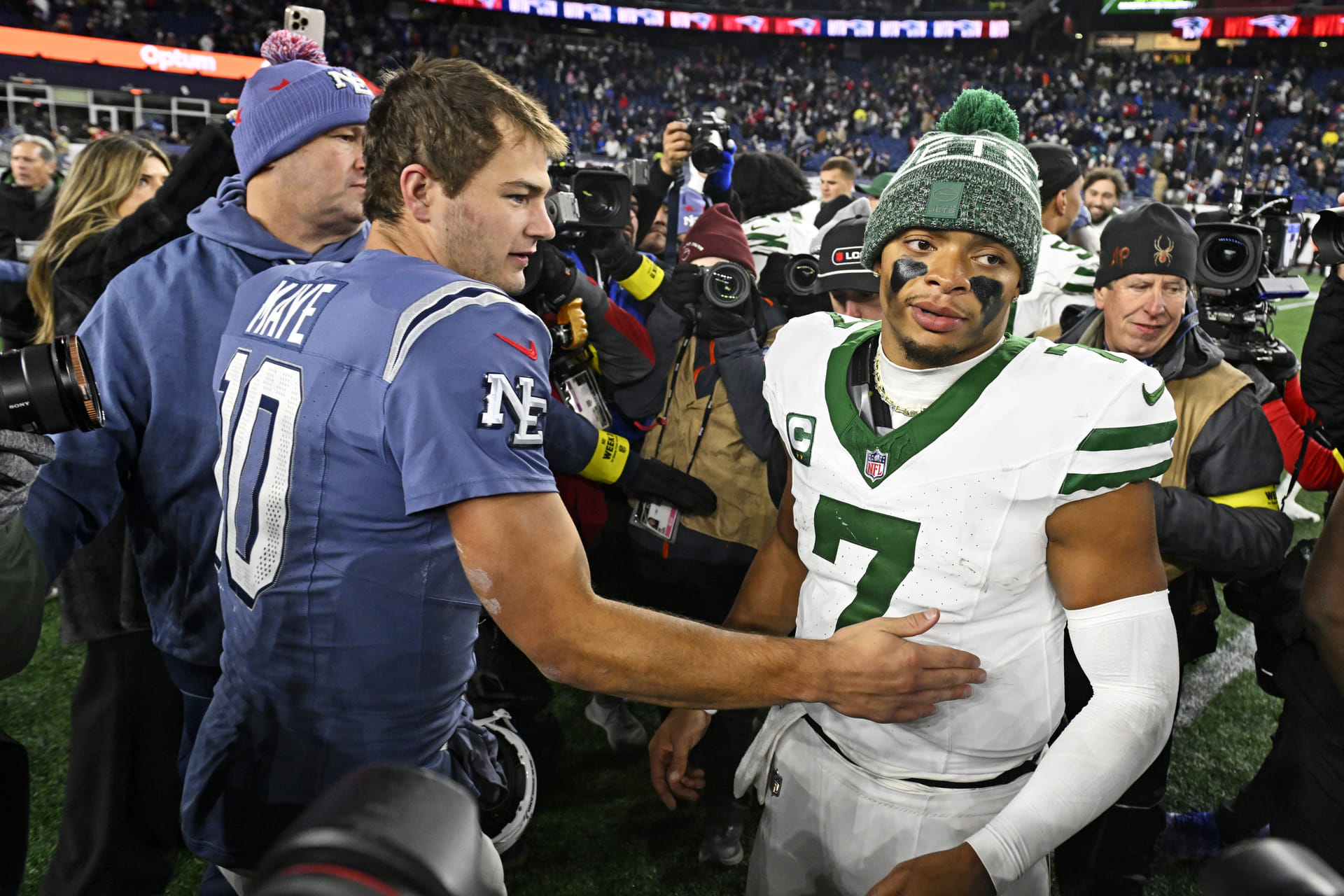 “They’re gonna lose 15 games” “Very depressing”: NFL fans react to Jets ...