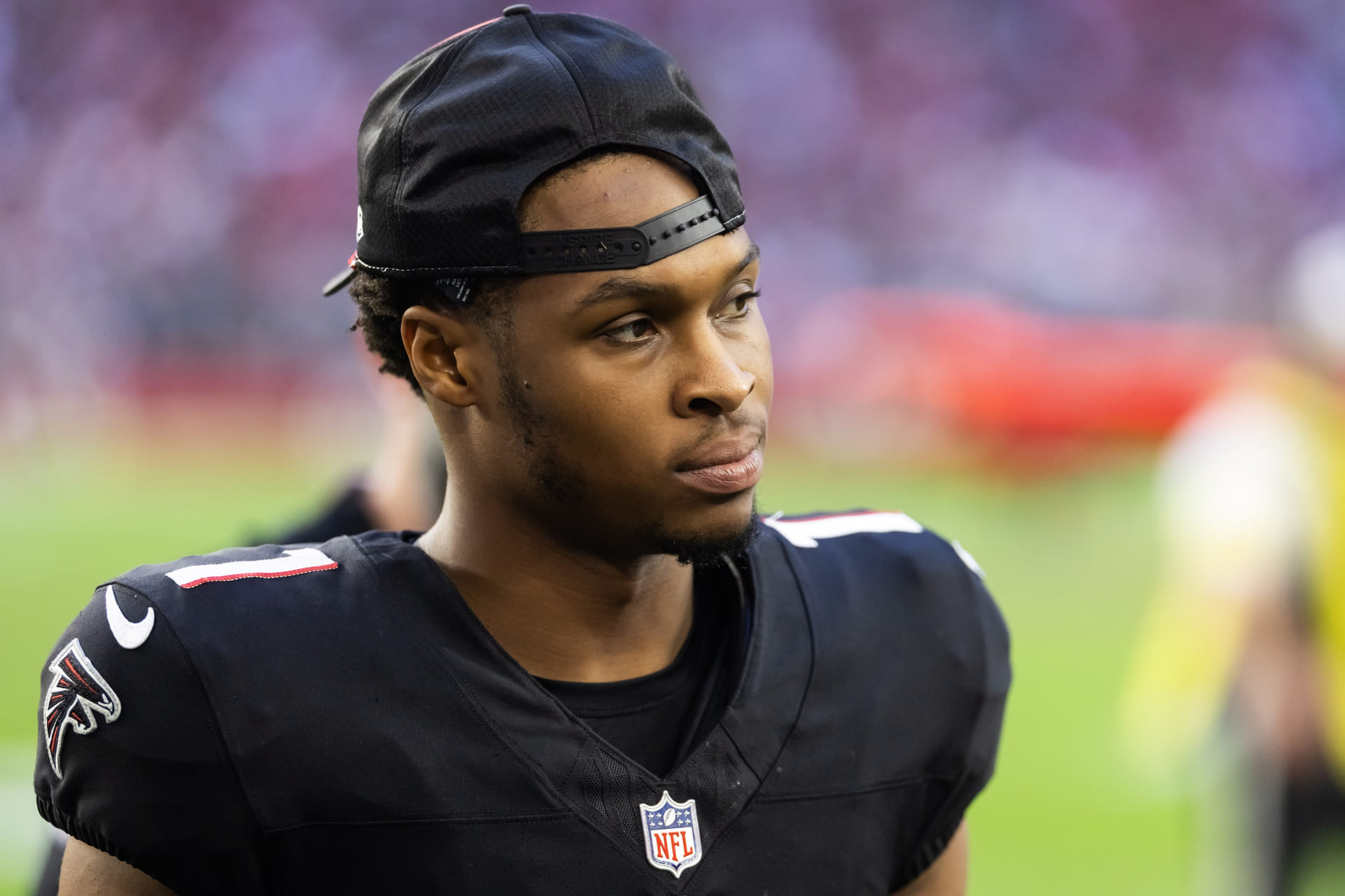 "Dude is a ghost on the field" "Who is gonna catch balls?": NFL fans ...