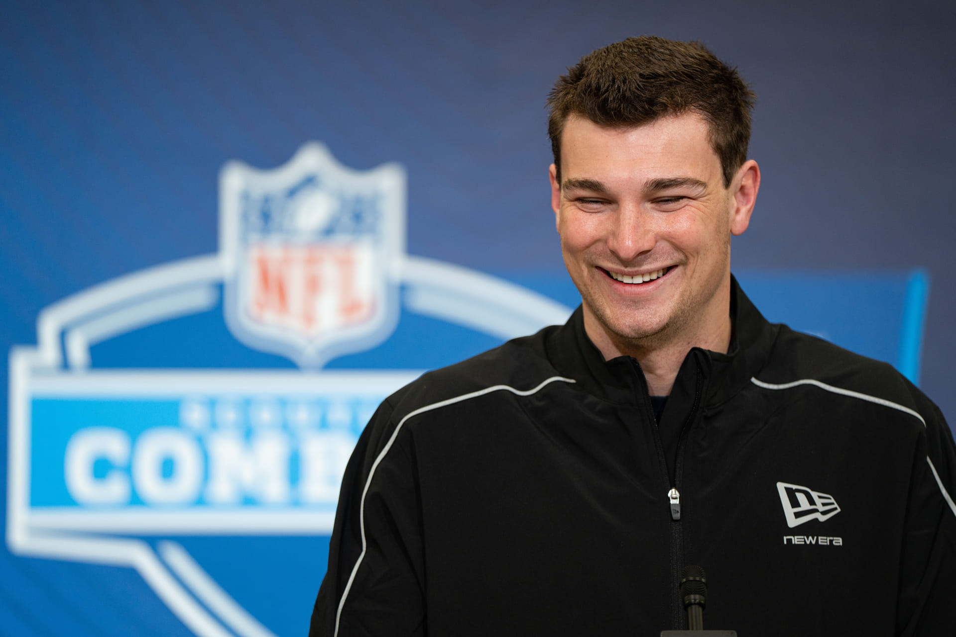 "Small hands," "Put on 9 pounds": NFL fans react to Fernando Mendoza's ...