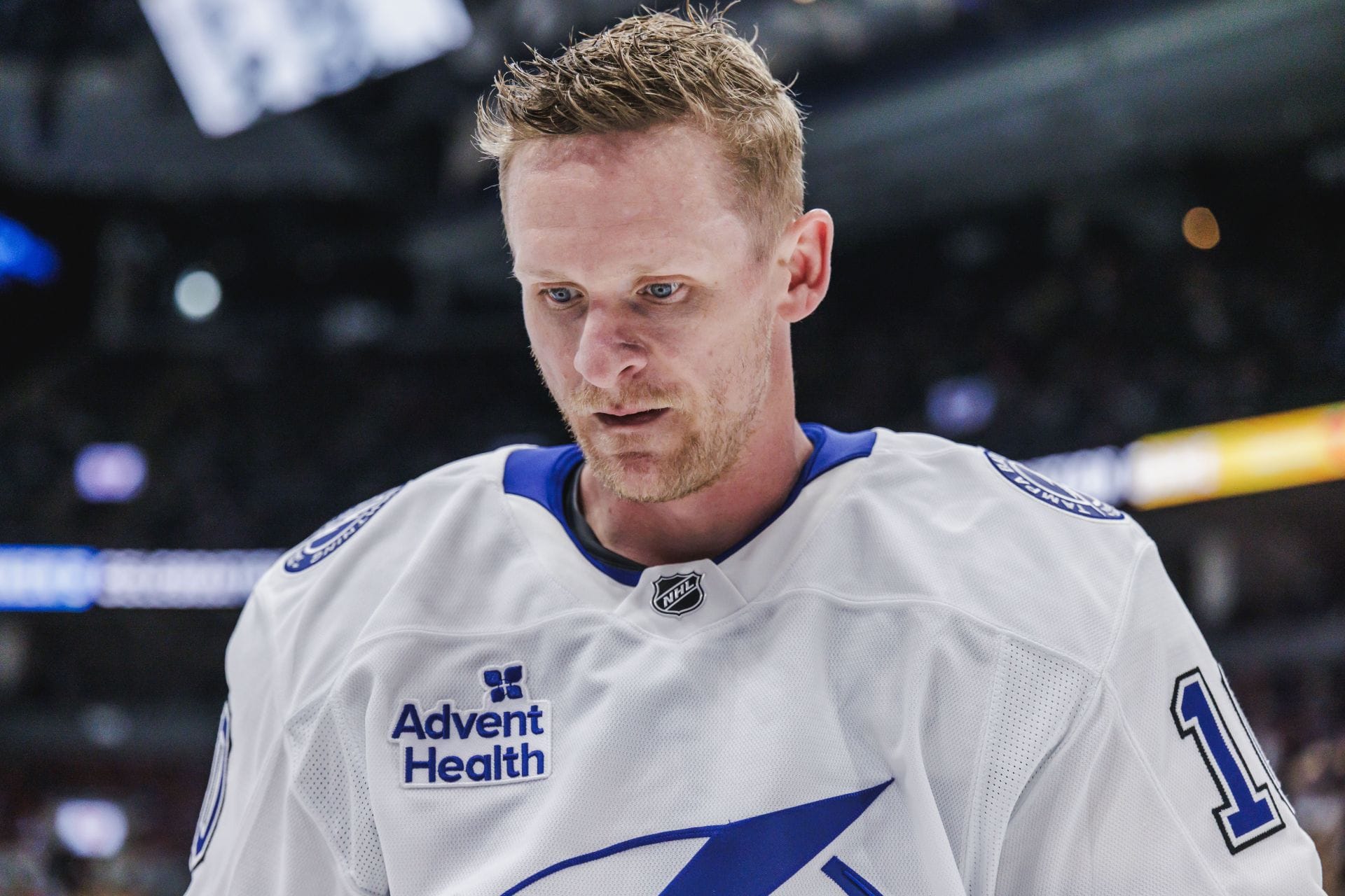 [Must Watch] Corey Perry suffers bloody gash on his face from a nasty ...