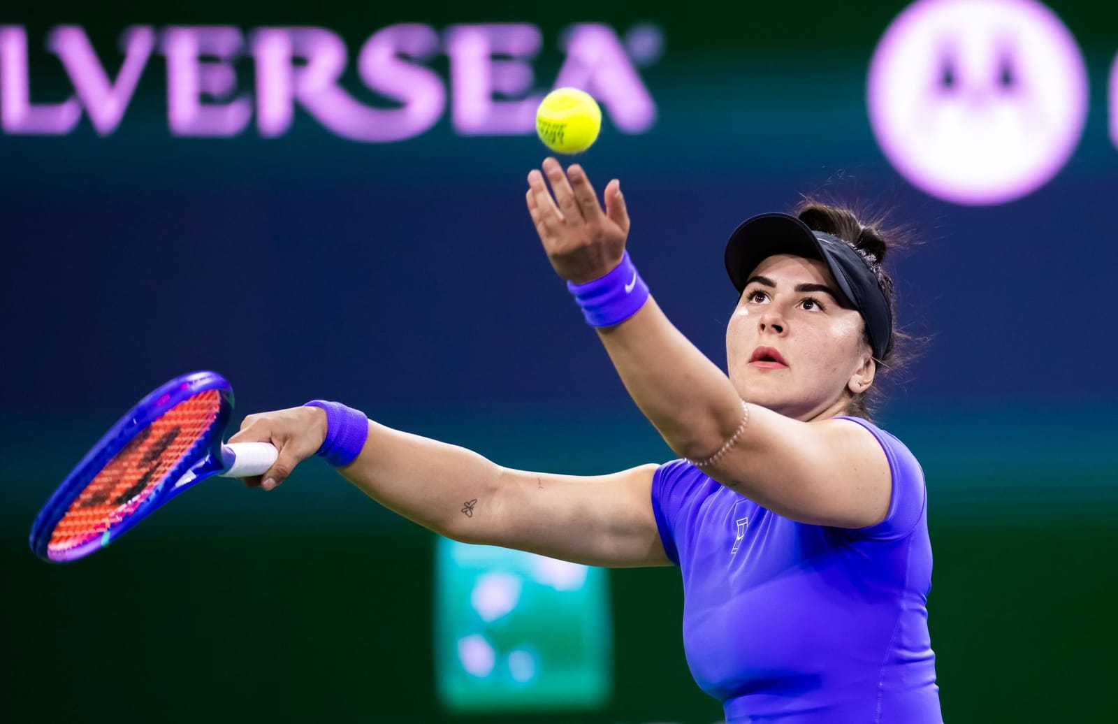 WATCH: Bianca Andreescu hit by ferocious body shot, opponent issues ...