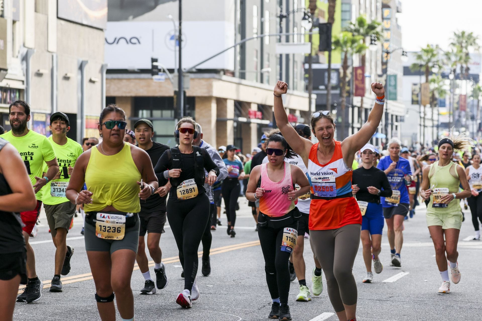LA Marathon today: Starting time, full route map, weather, closures ...