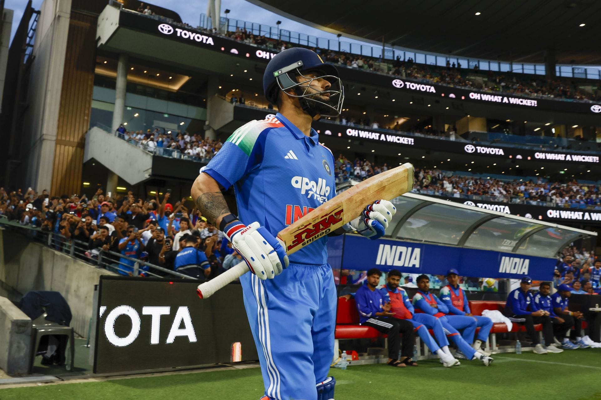 Virat Kohli spotted with son Akaay in London amid T20 World Cup 2026 ...