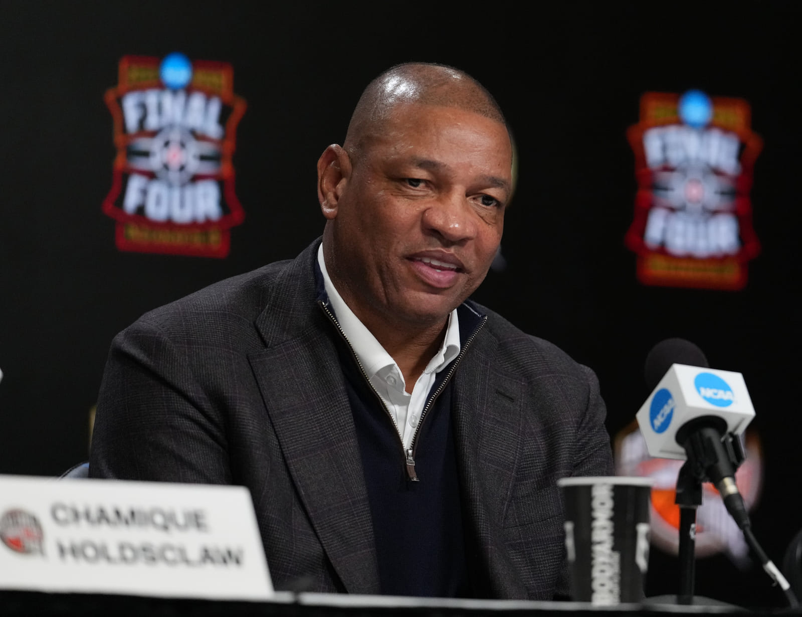 "Carried by Hall of Famers," "Blows mud when up 3-1" - NBA fans troll ...
