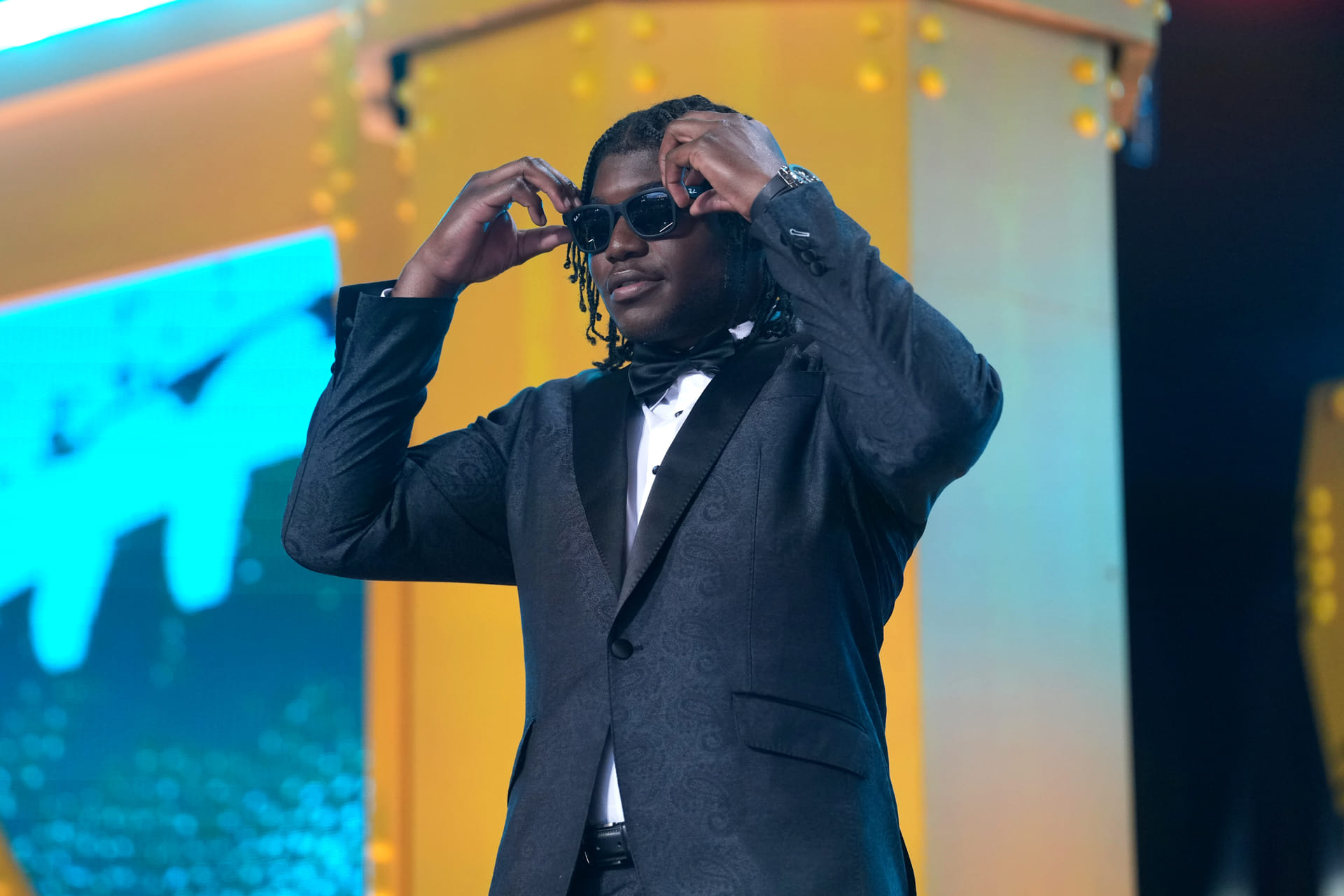 "He's stupid," "Dude doesn't even know his division,": NFL fans rip ...